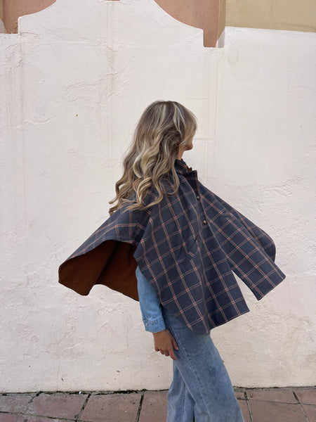 Poncho/capa cuadros gris – El Ropero de Carmela